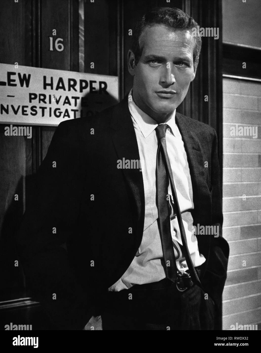 PAUL NEWMAN, HARPER, 1966 Stock Photo - Alamy