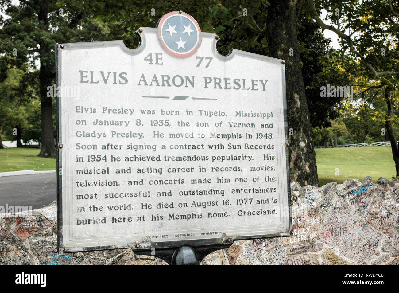 Graceland sign hi-res stock photography and images - Alamy