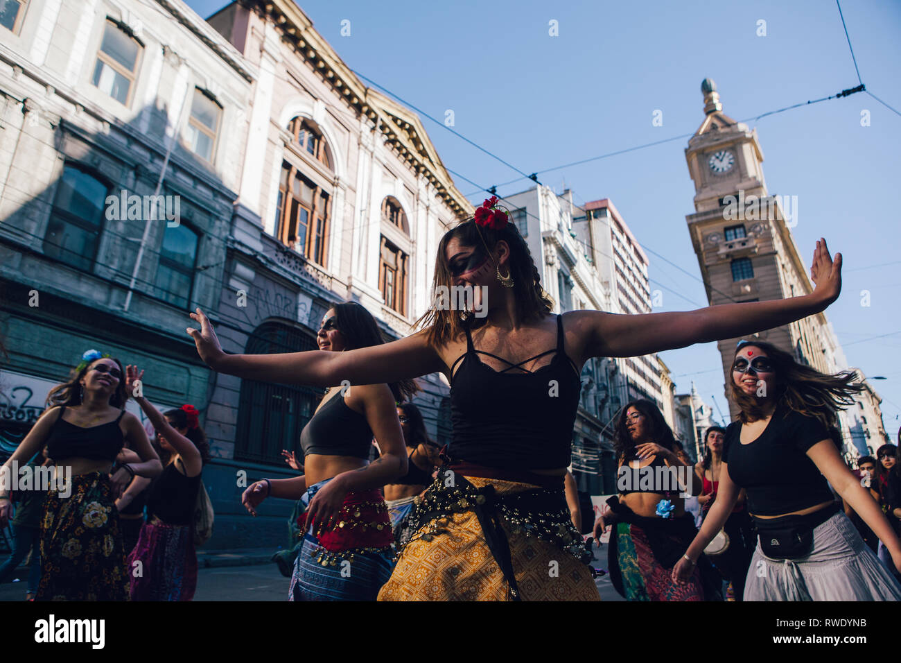 Chile women building hi-res stock photography and images - Alamy