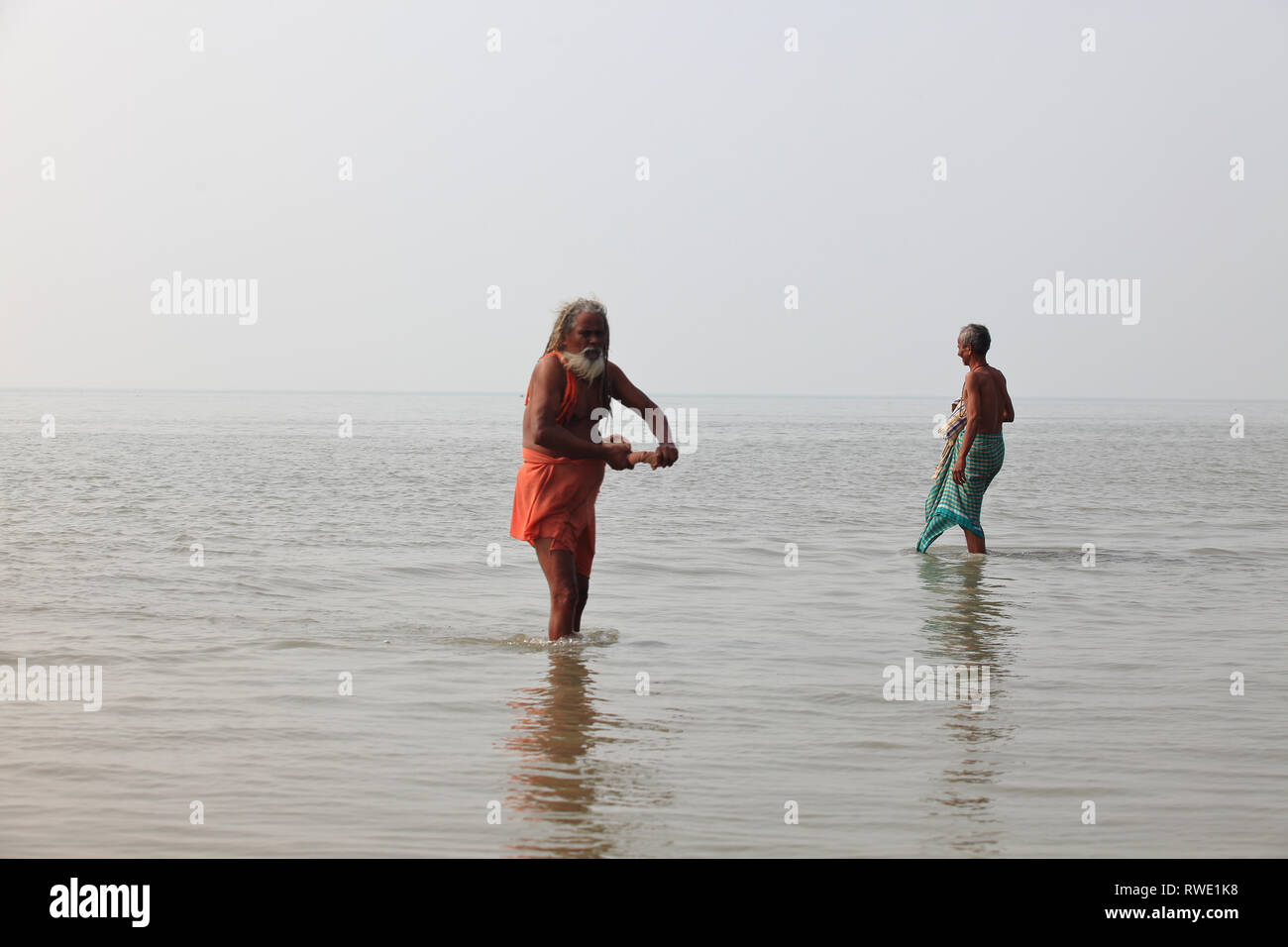 Hindu pilgrims gathered to take bath in the Ganges on the day of 'Makar ...