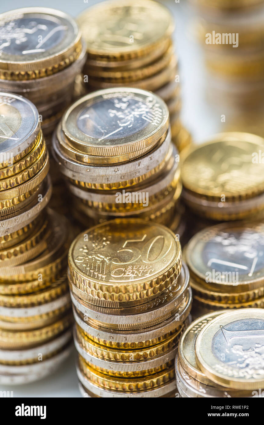 Euro coin roll hi-res stock photography and images - Alamy