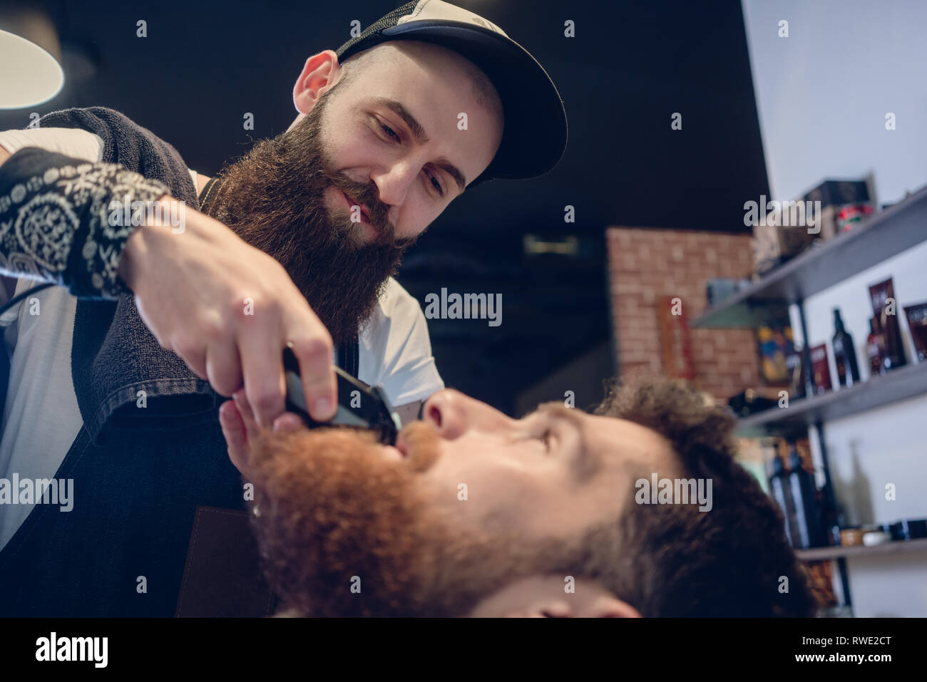 Barber beard trim hi-res stock photography and images - Alamy
