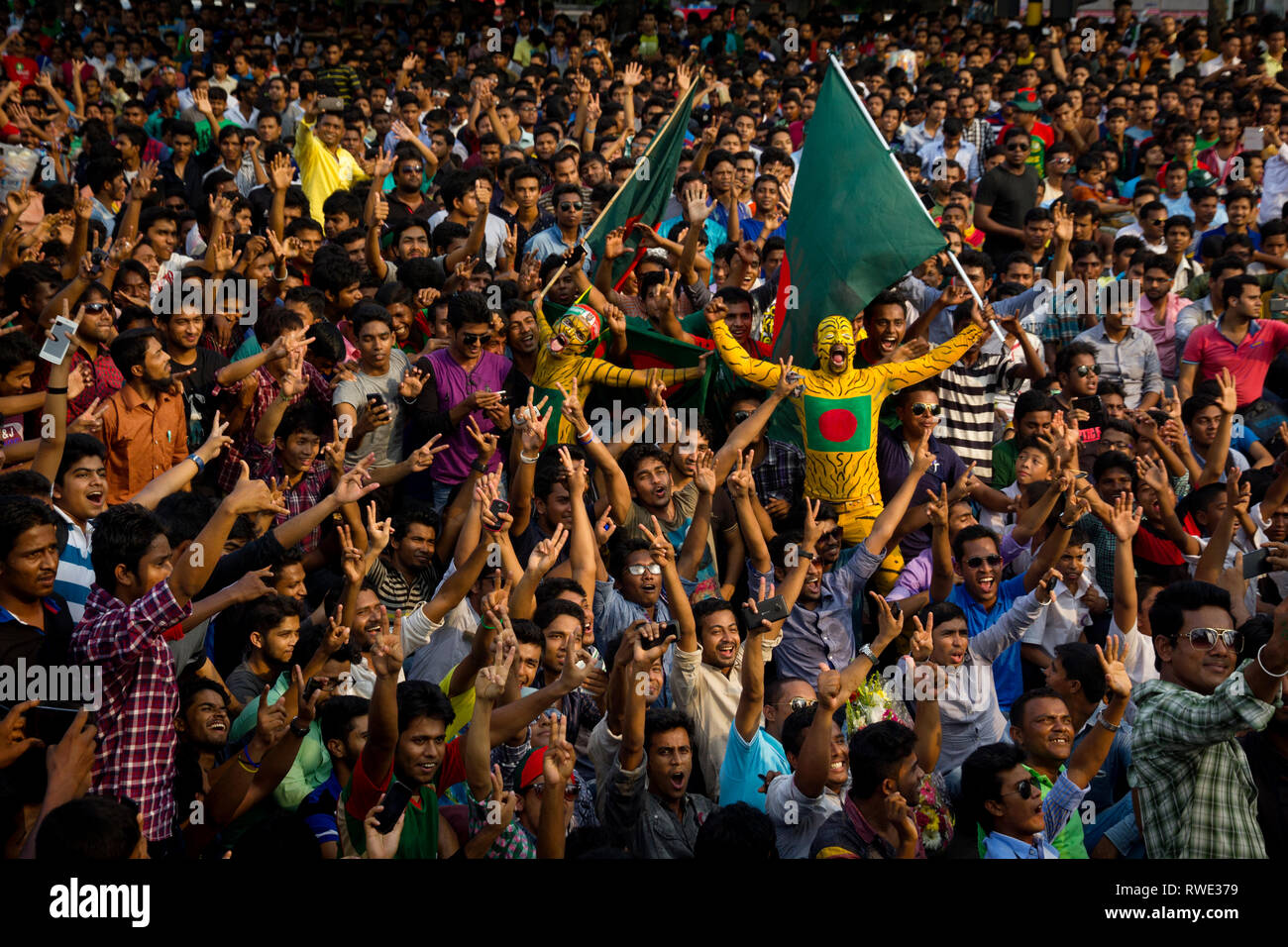 Bangladesh cricket team hi-res stock photography and images - Alamy