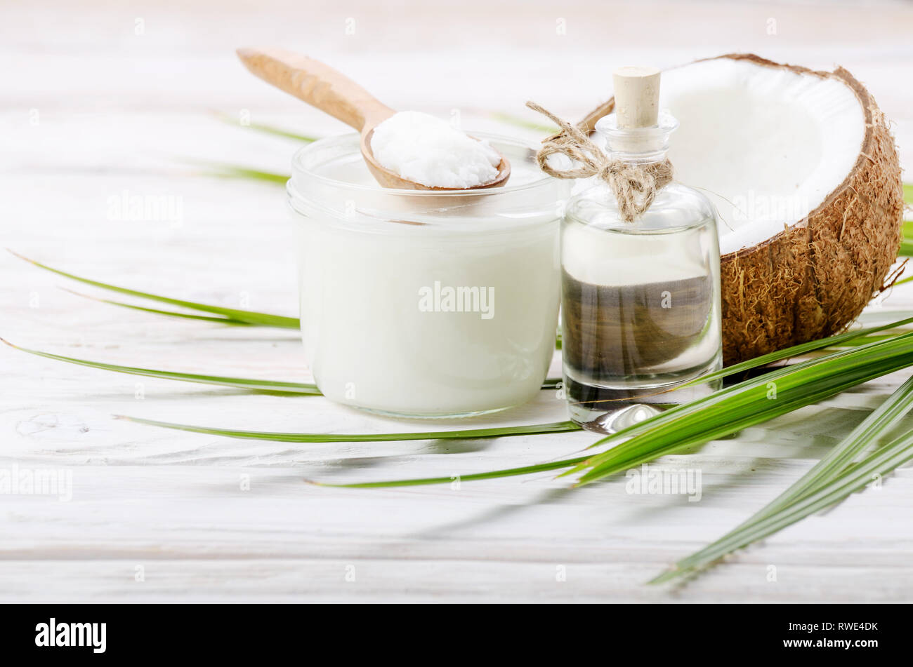 Coconut oil jar hi-res stock photography and images - Alamy