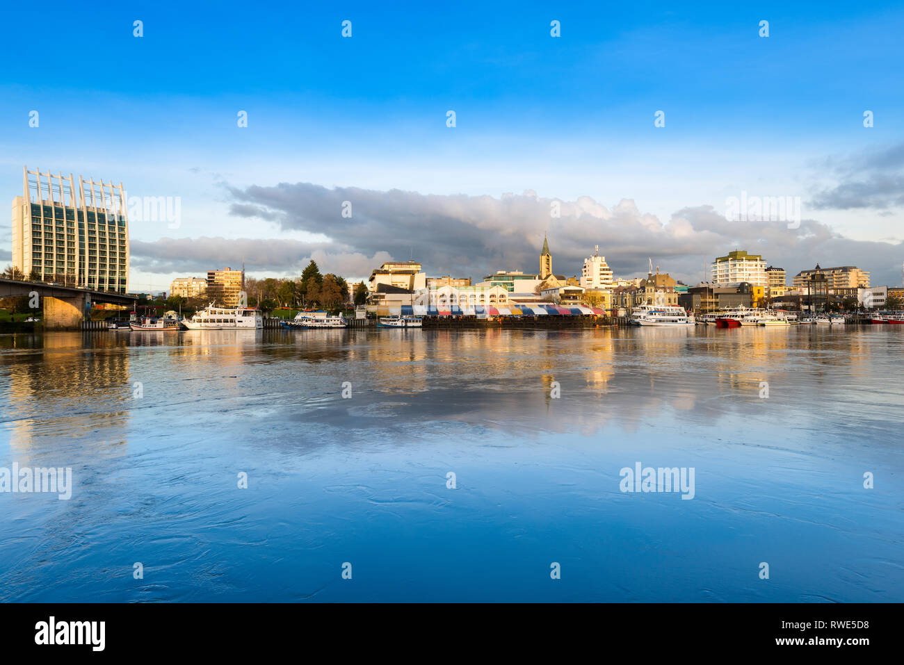 Río valdivia hi-res stock photography and images - Alamy