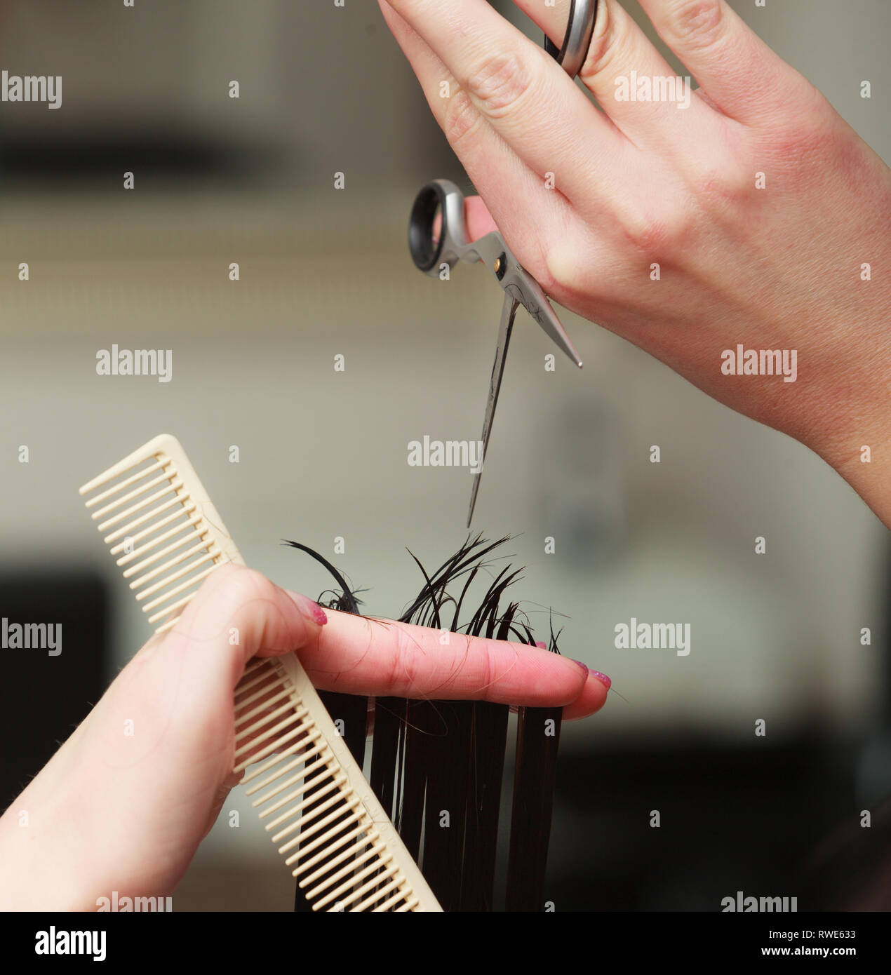 Washing hair girl hands hi-res stock photography and images - Alamy