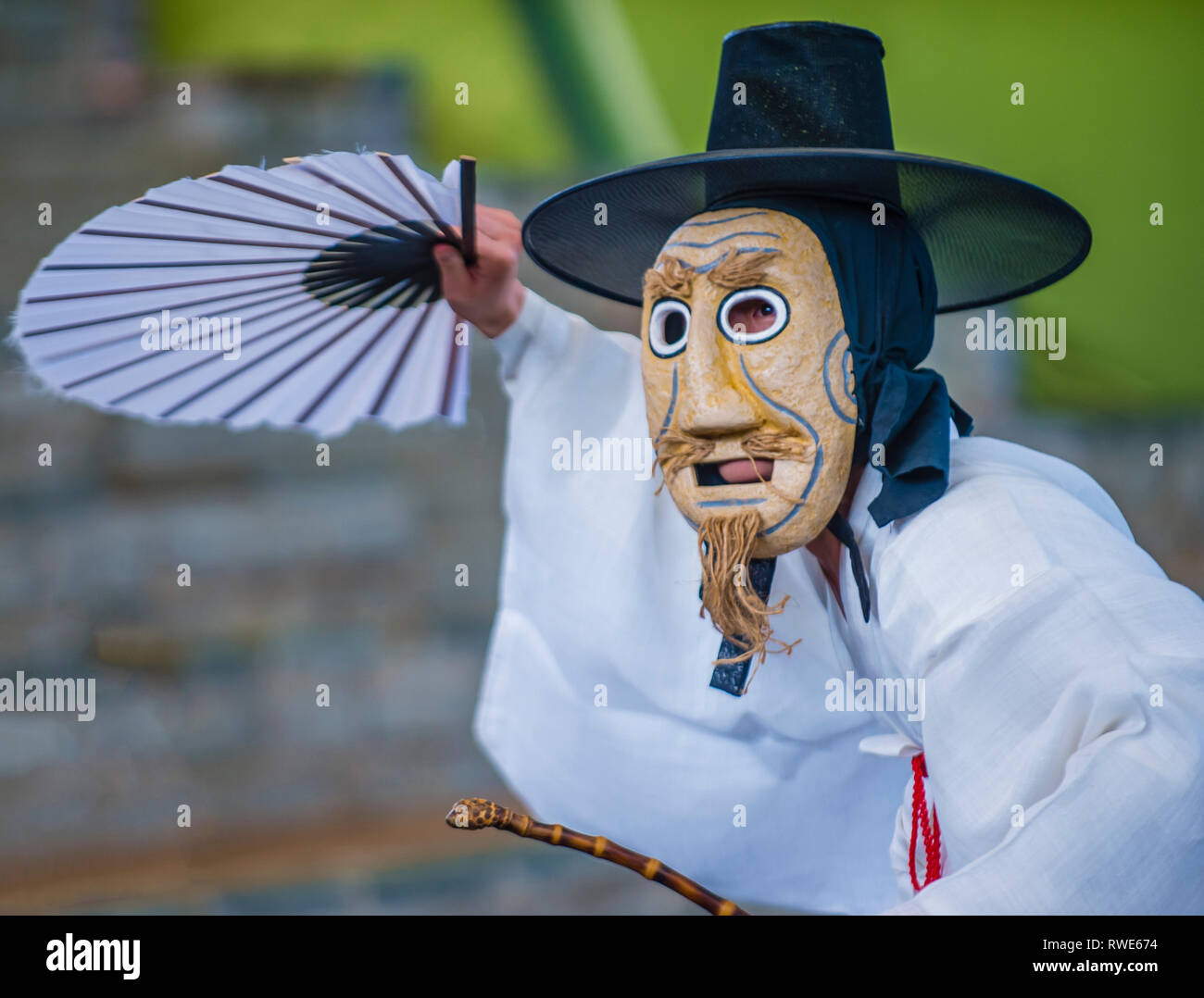 Actor performing the traditinal Korean Maskdance at Andong South Korea ...