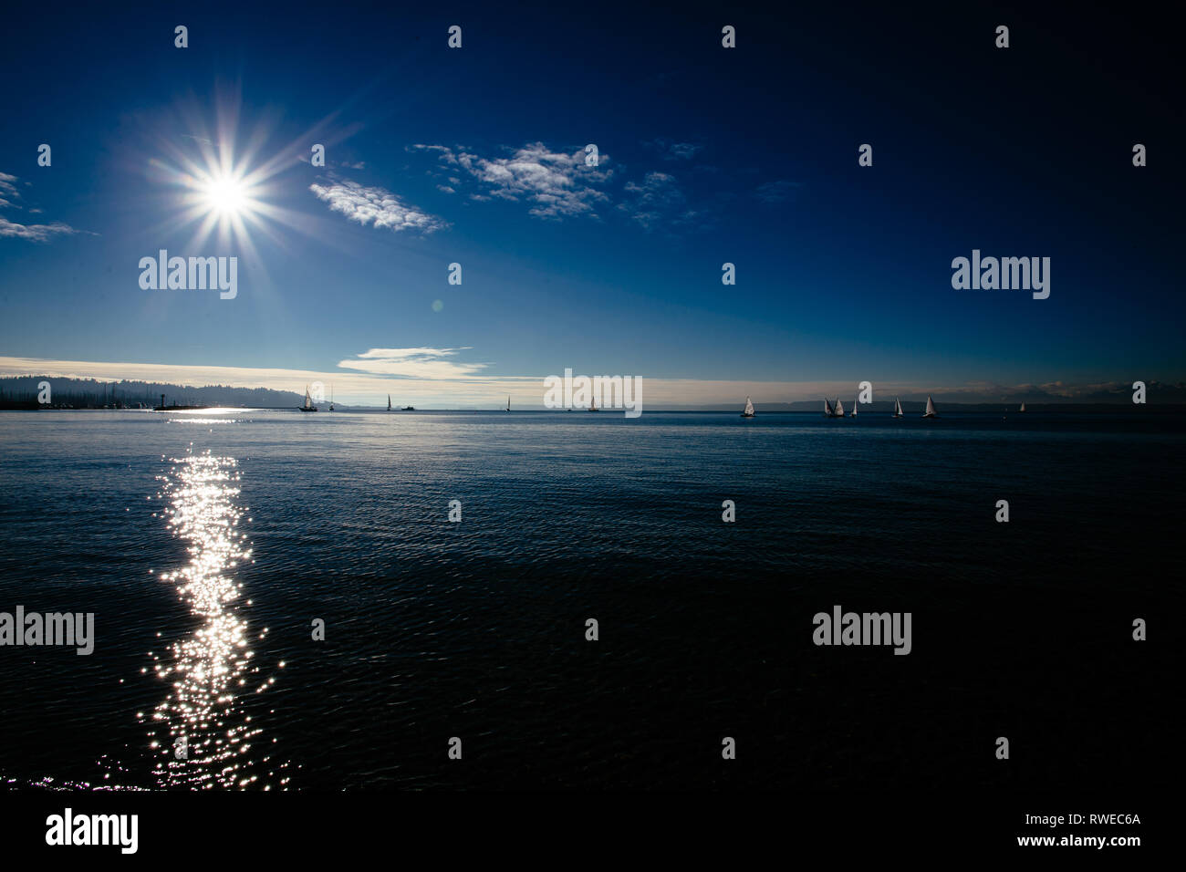 Seattle Oregon Sailing Boats on Puget Sound Stock Photo - Alamy
