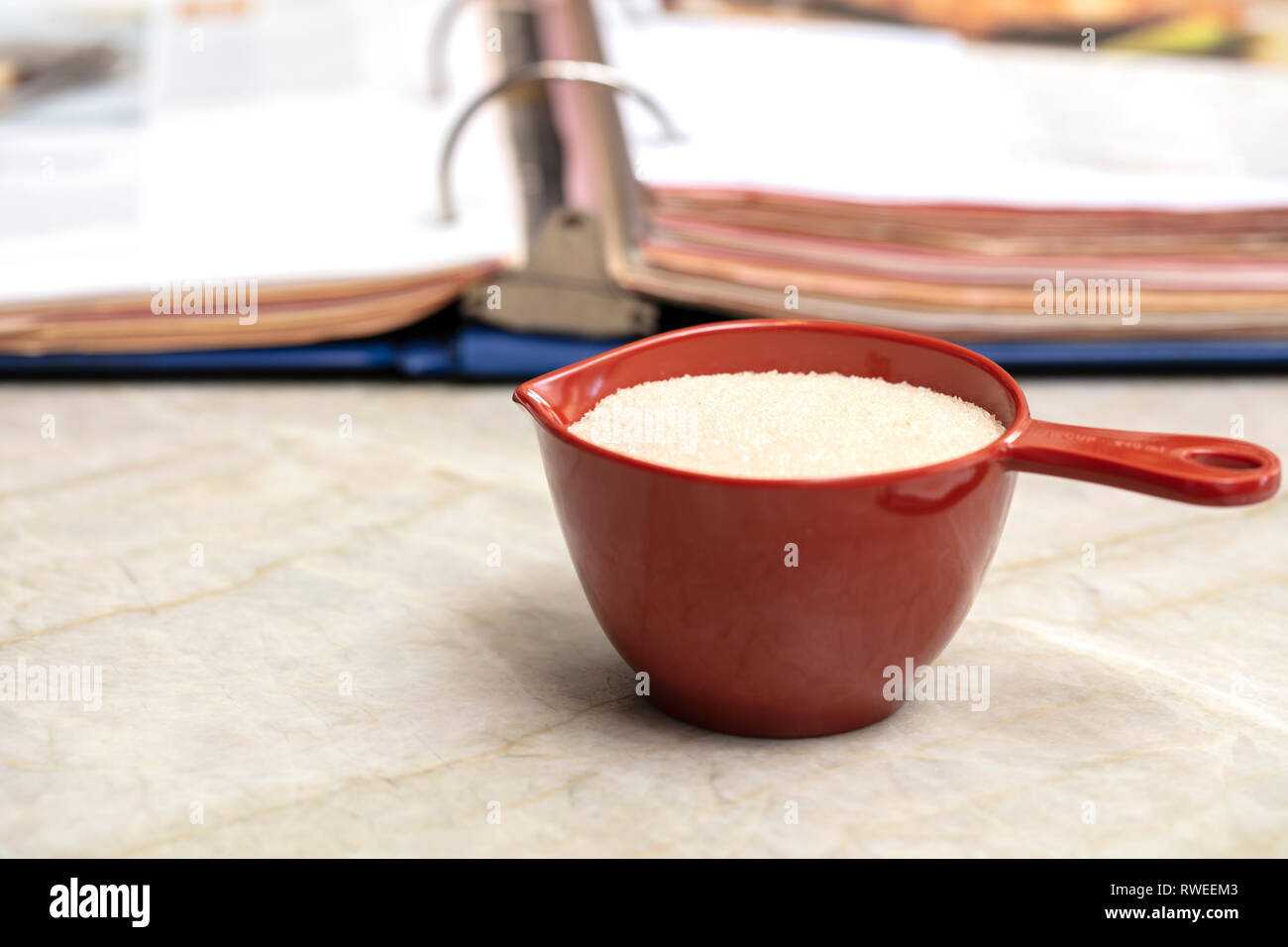 Sugar being measured hi-res stock photography and images - Alamy