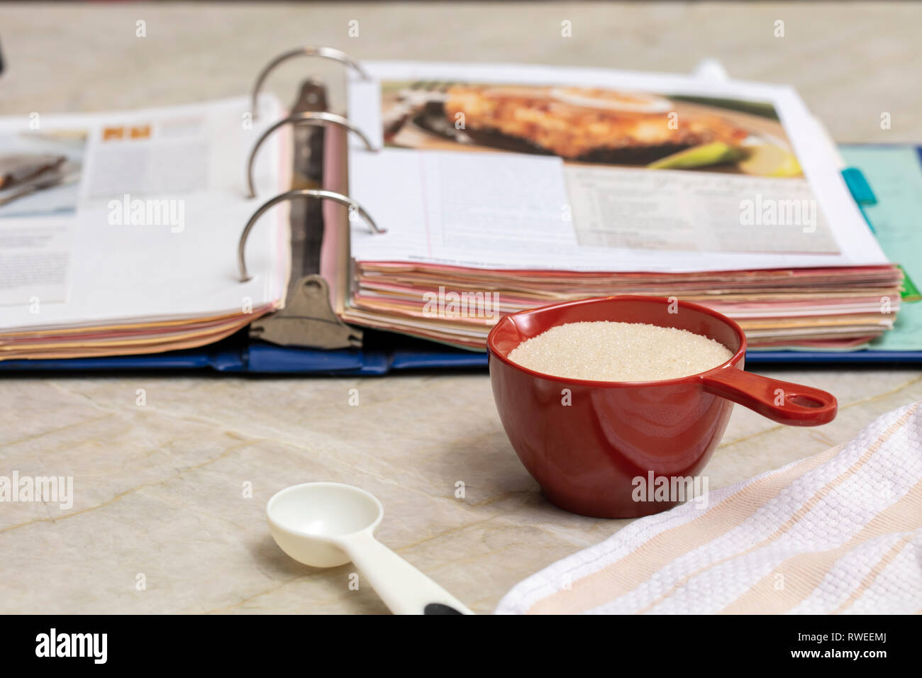 Cooking measuring hi-res stock photography and images - Alamy