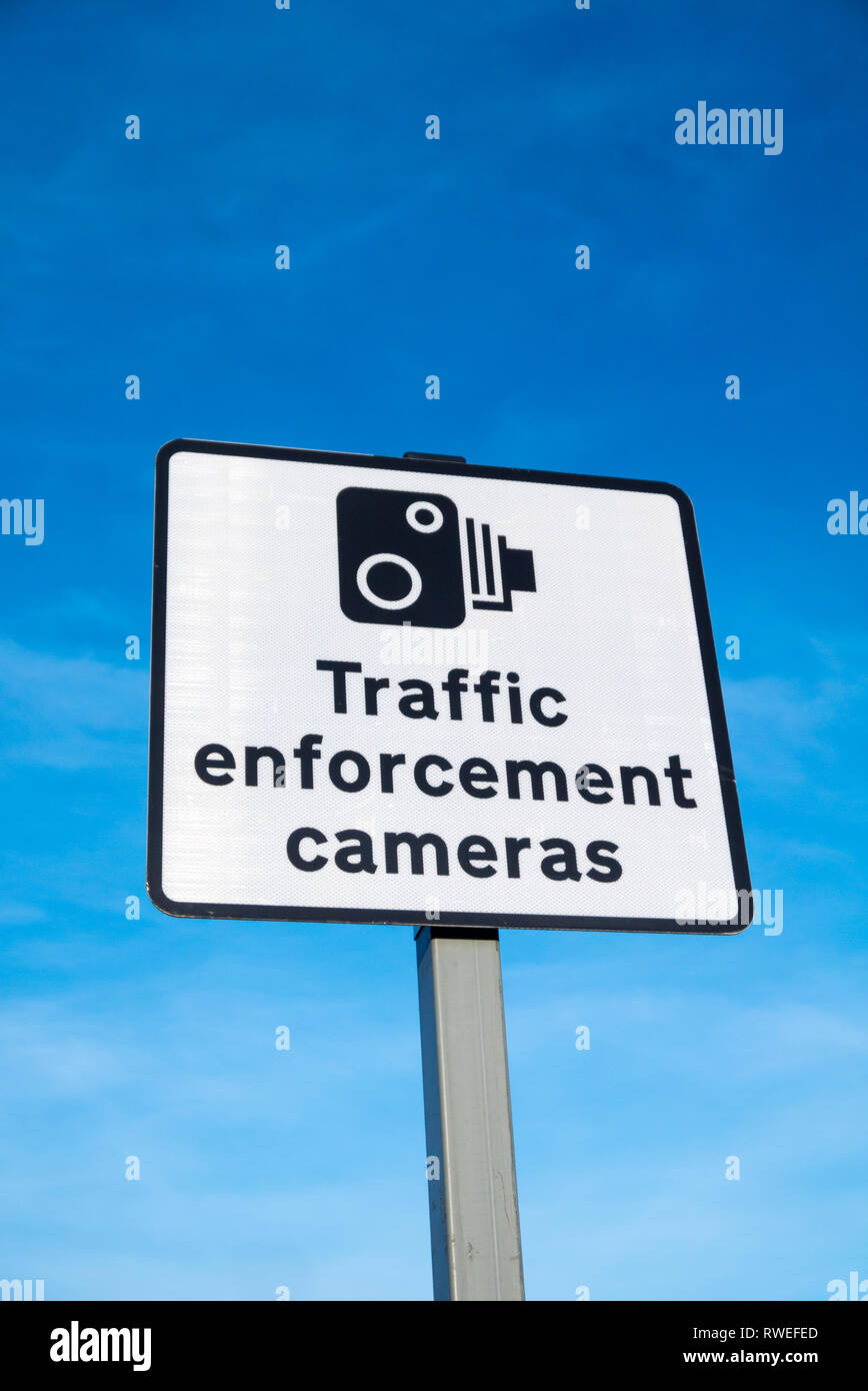 Speed cameras sign uk hi-res stock photography and images - Alamy