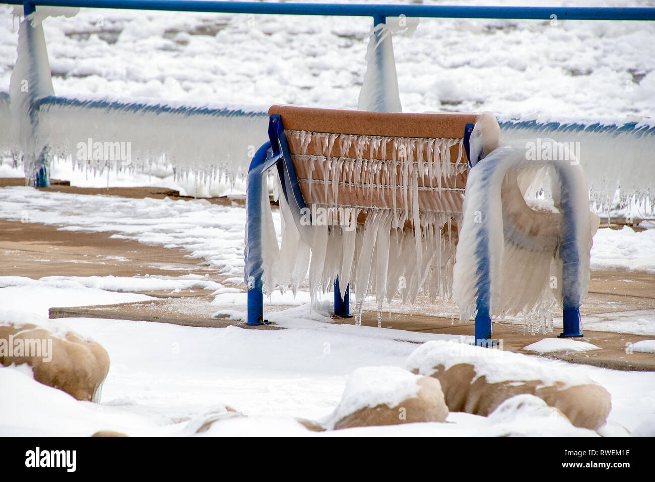 Ice on sand hi-res stock photography and images - Alamy