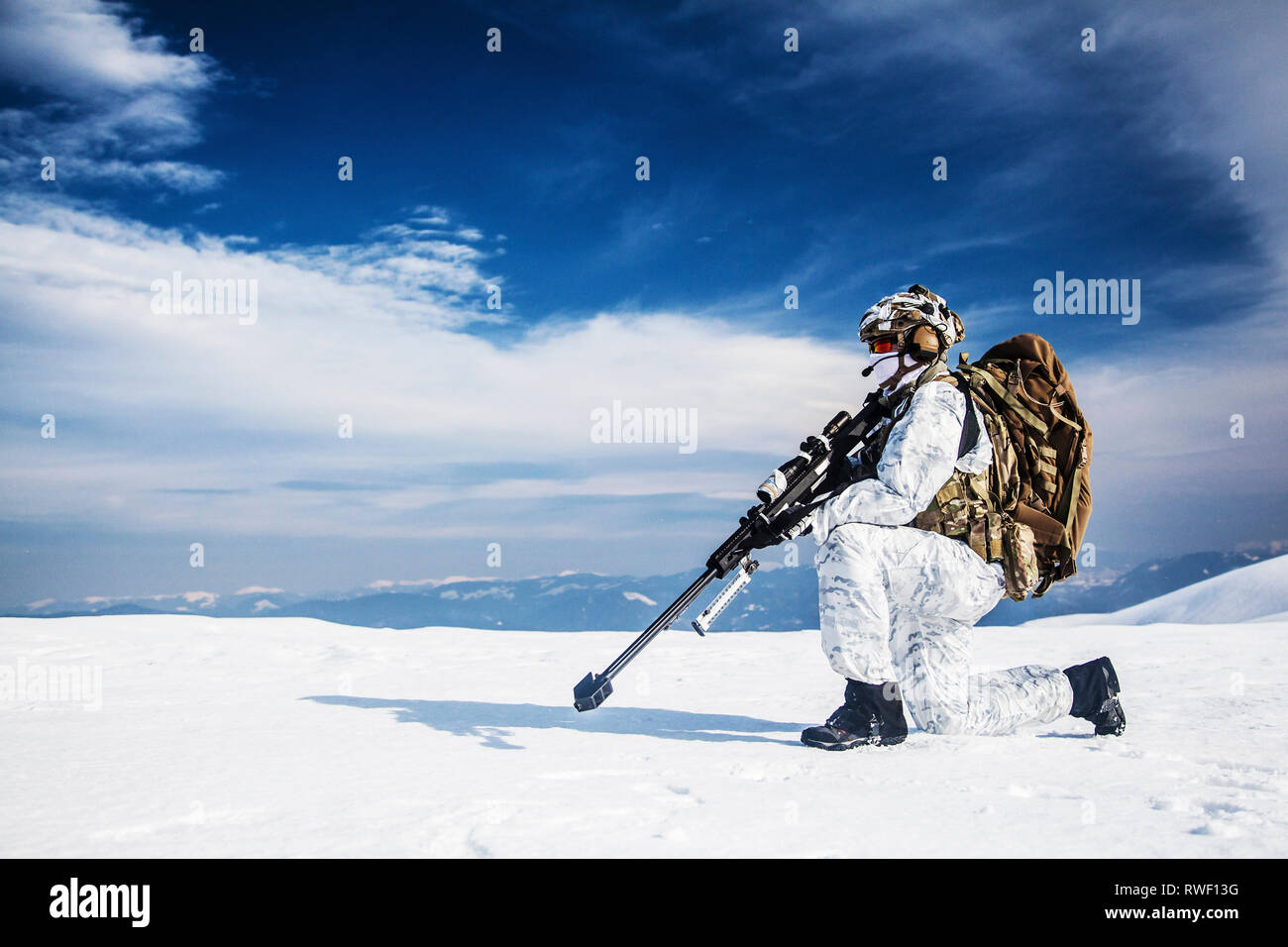Army soldier cold snow rifle holding standing hi-res stock photography ...