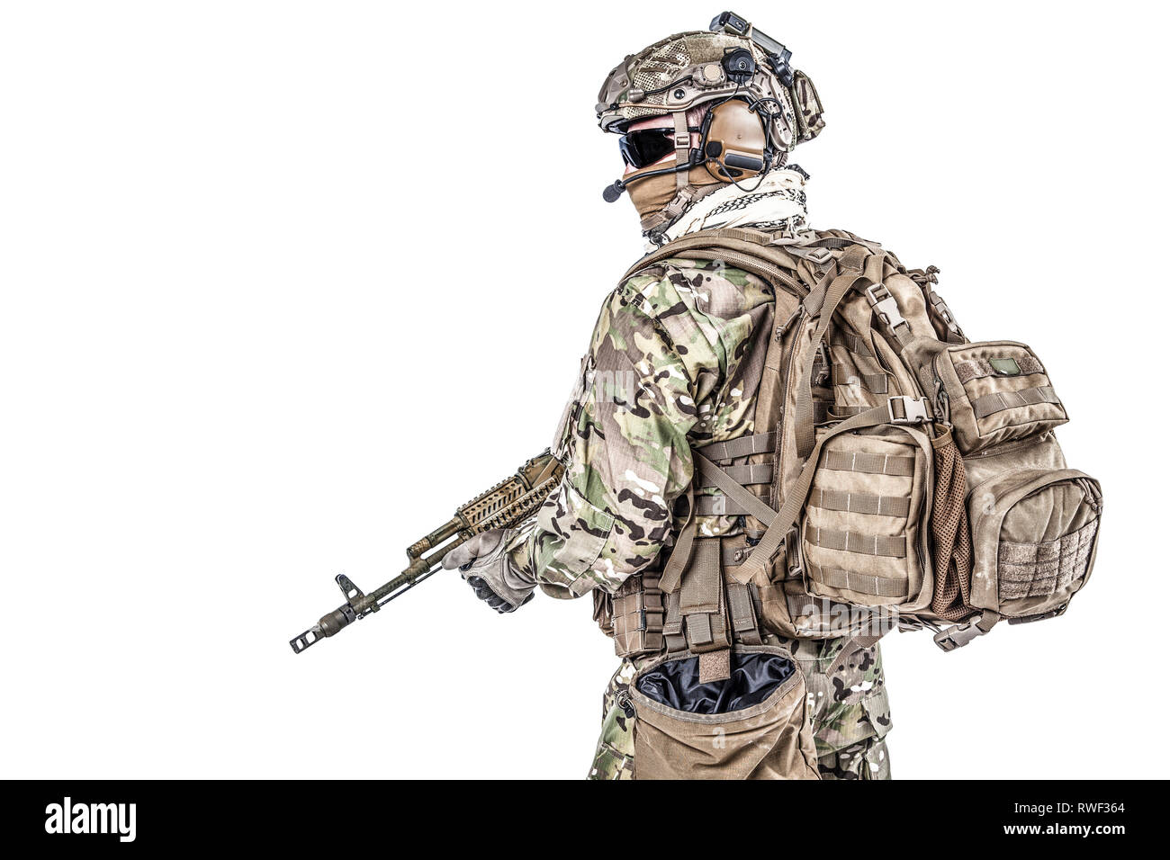 Operator of Russian special operations forces with Kalashnikov assault ...