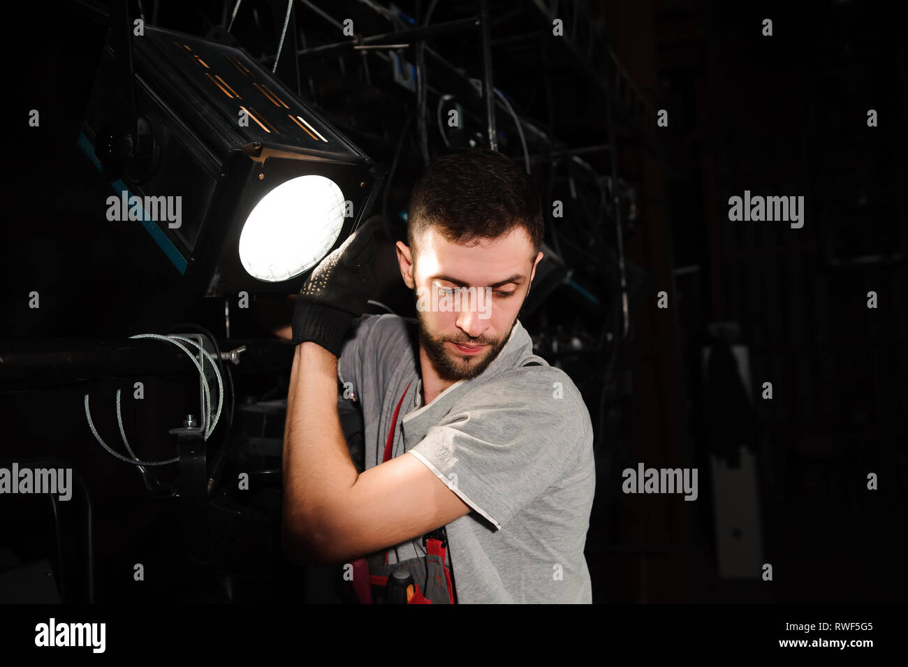 Stage worker theater hi-res stock photography and images - Alamy