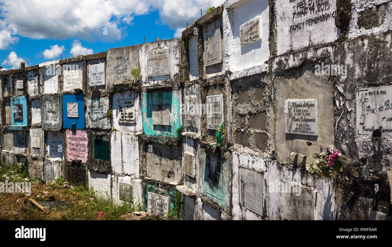 Filipino cemetery hi-res stock photography and images - Alamy