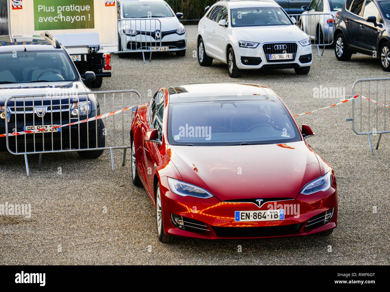 Tesla model 3 white background hi-res stock photography and images - Alamy