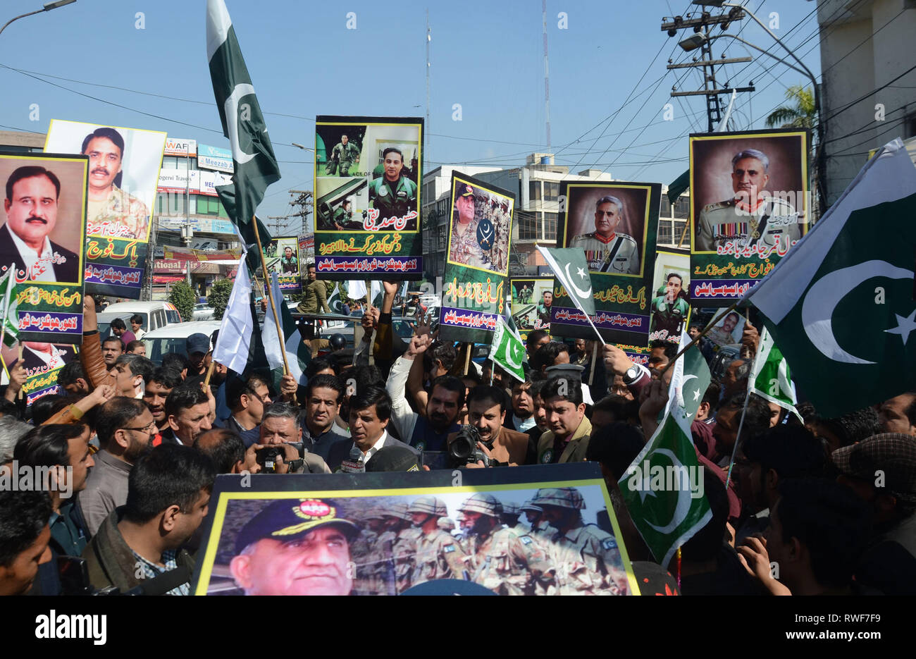 Pakistani Members of Lahore Hotels and Tourism Association shout ...