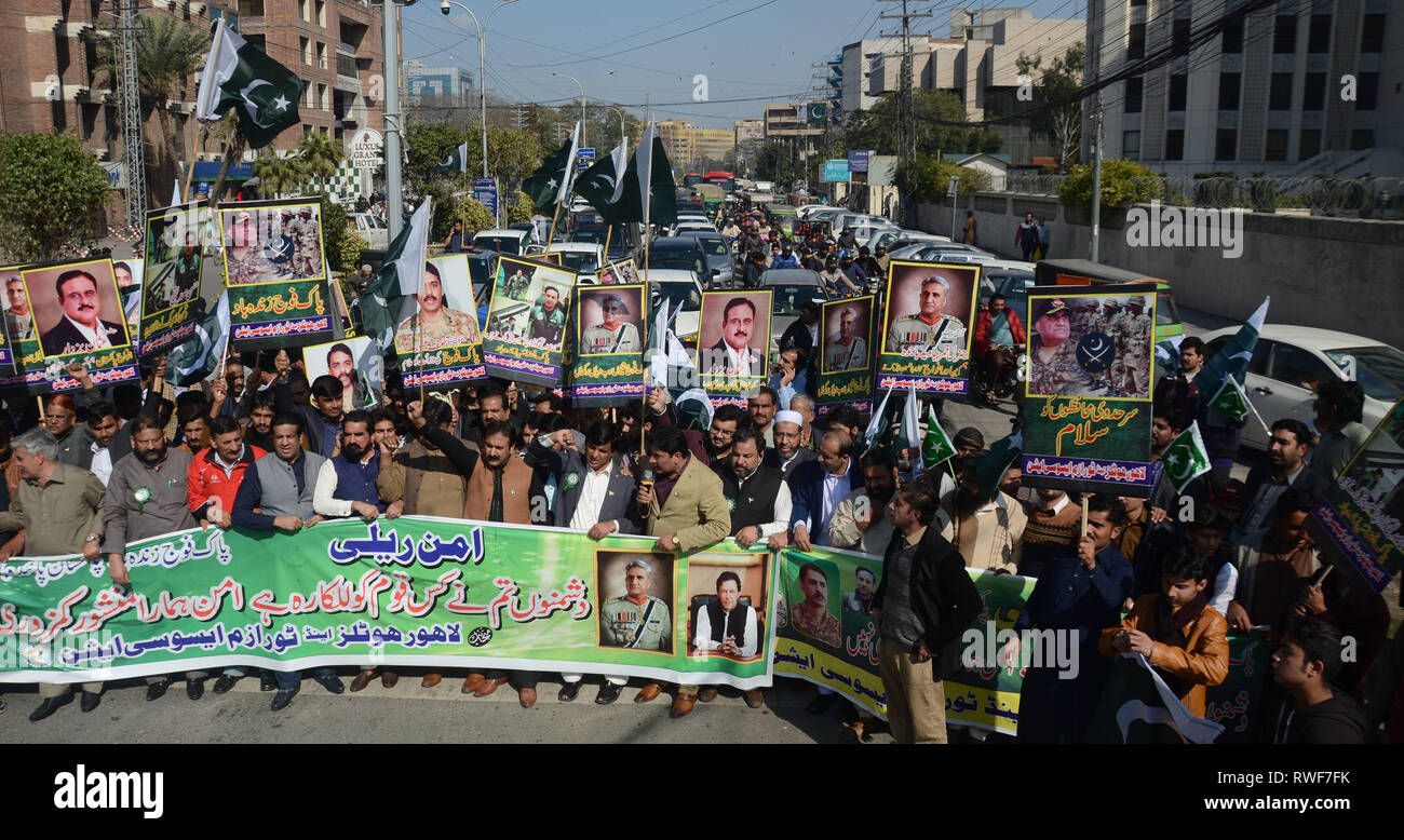 Pakistani Members of Lahore Hotels and Tourism Association shout ...