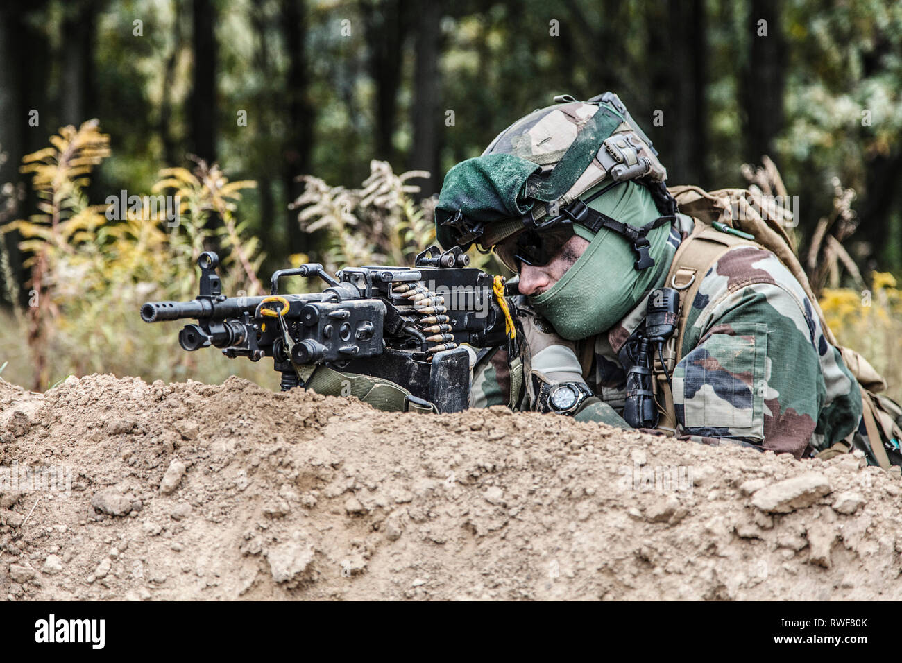 Shooting uniform hi-res stock photography and images - Alamy