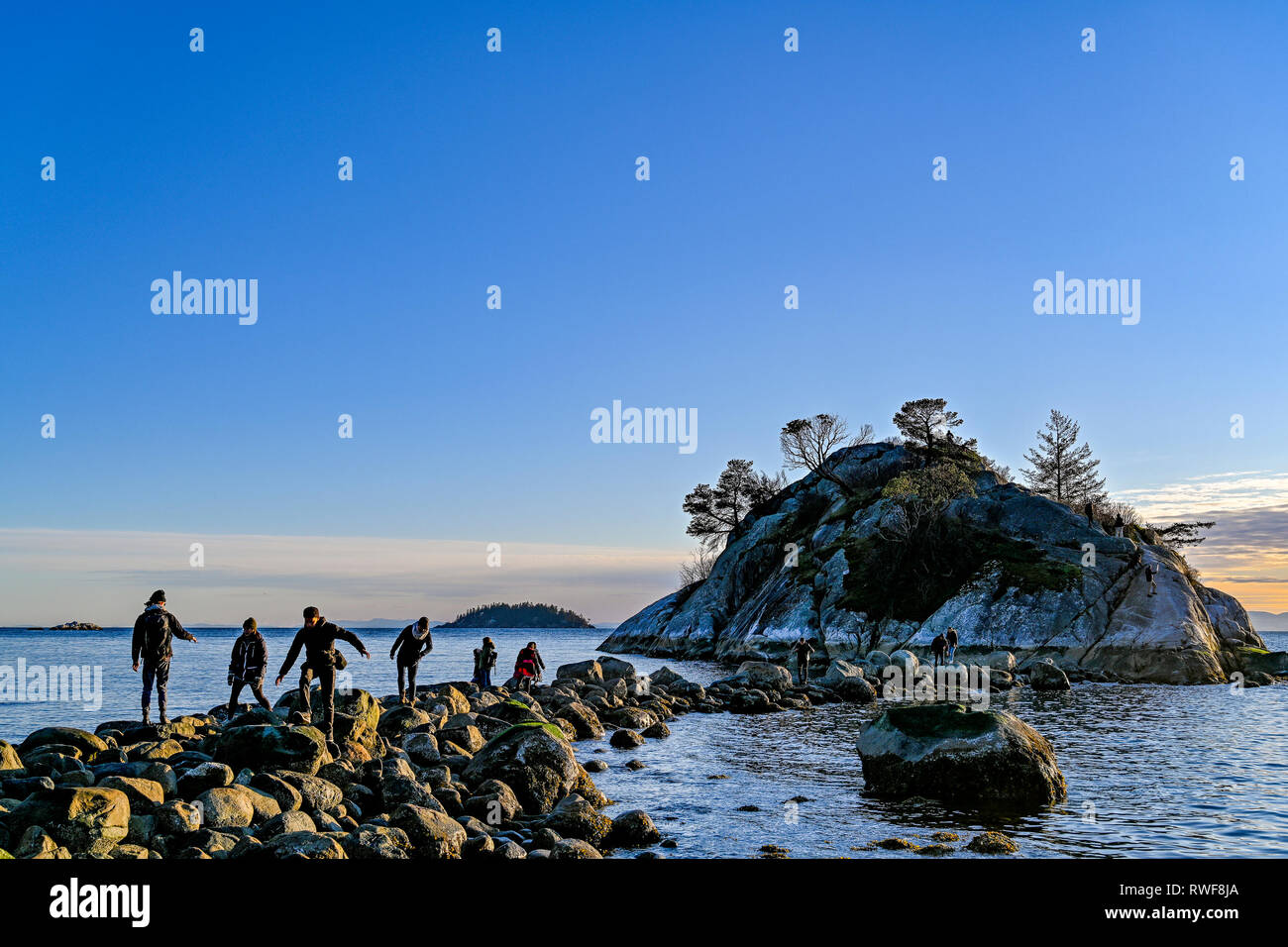 Vancouver island rocks hi-res stock photography and images - Alamy