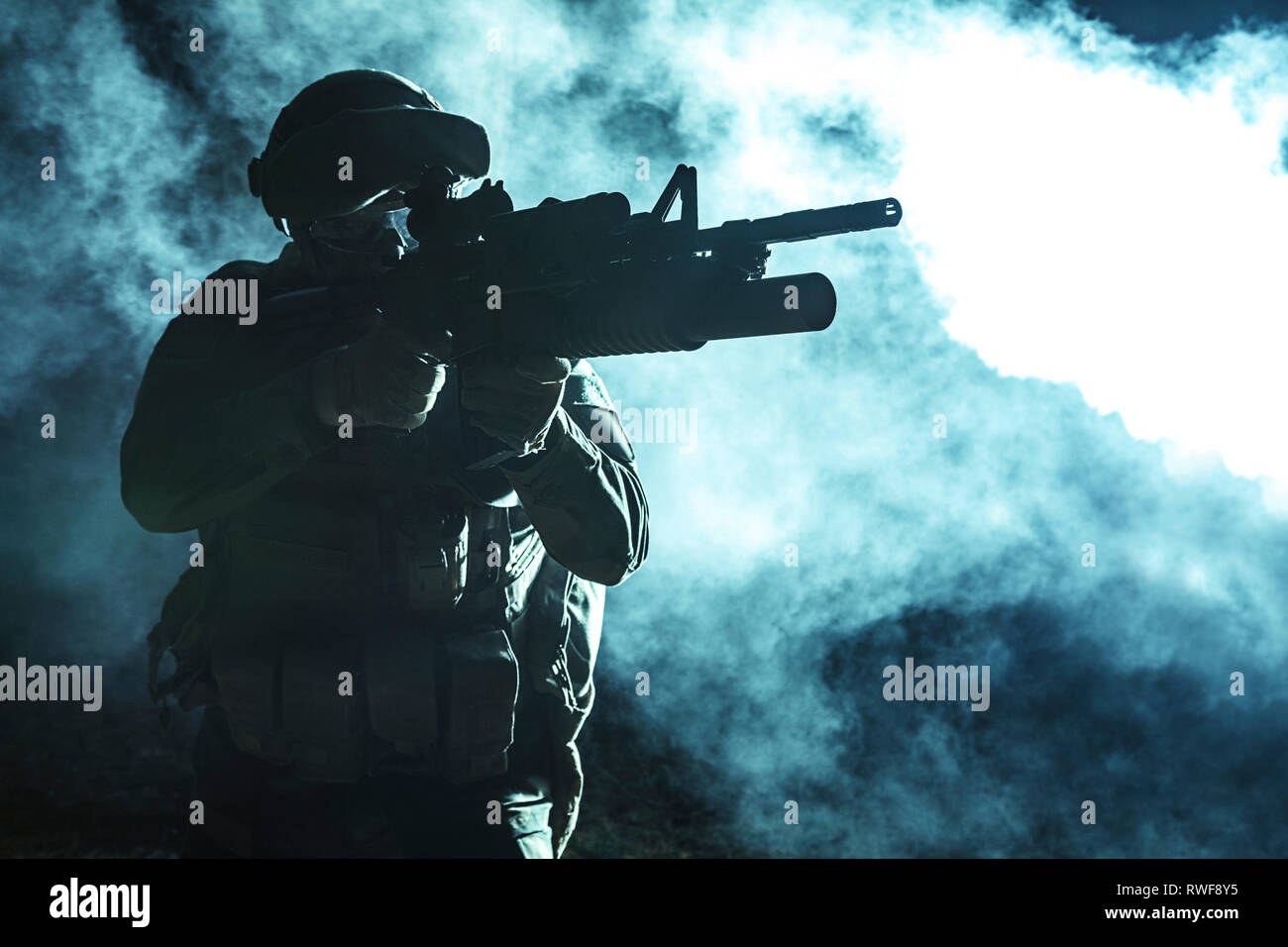 Grenade launcher silhouette hi-res stock photography and images - Alamy