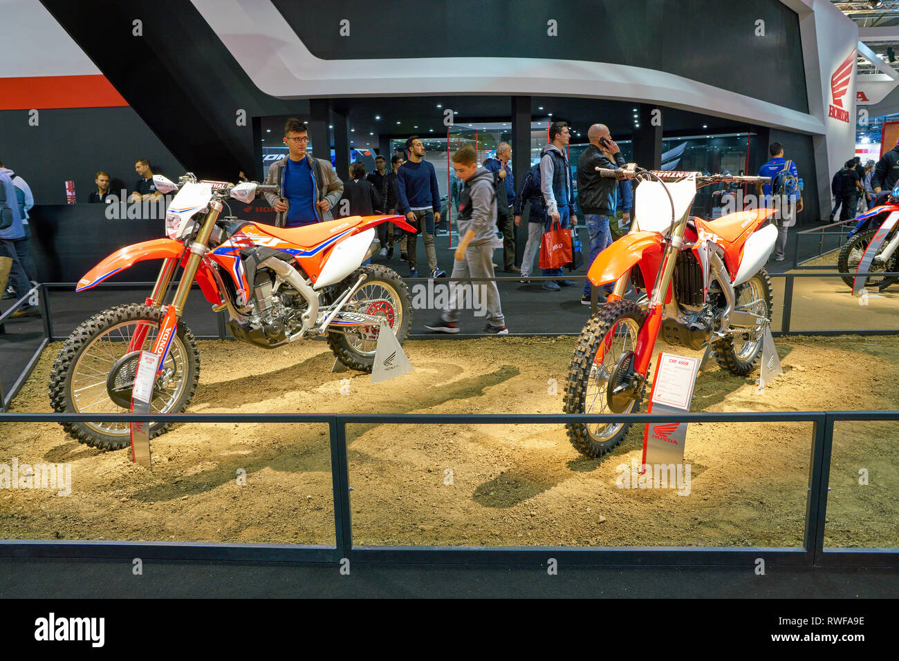Honda motorcycle on display hi-res stock photography and images - Alamy