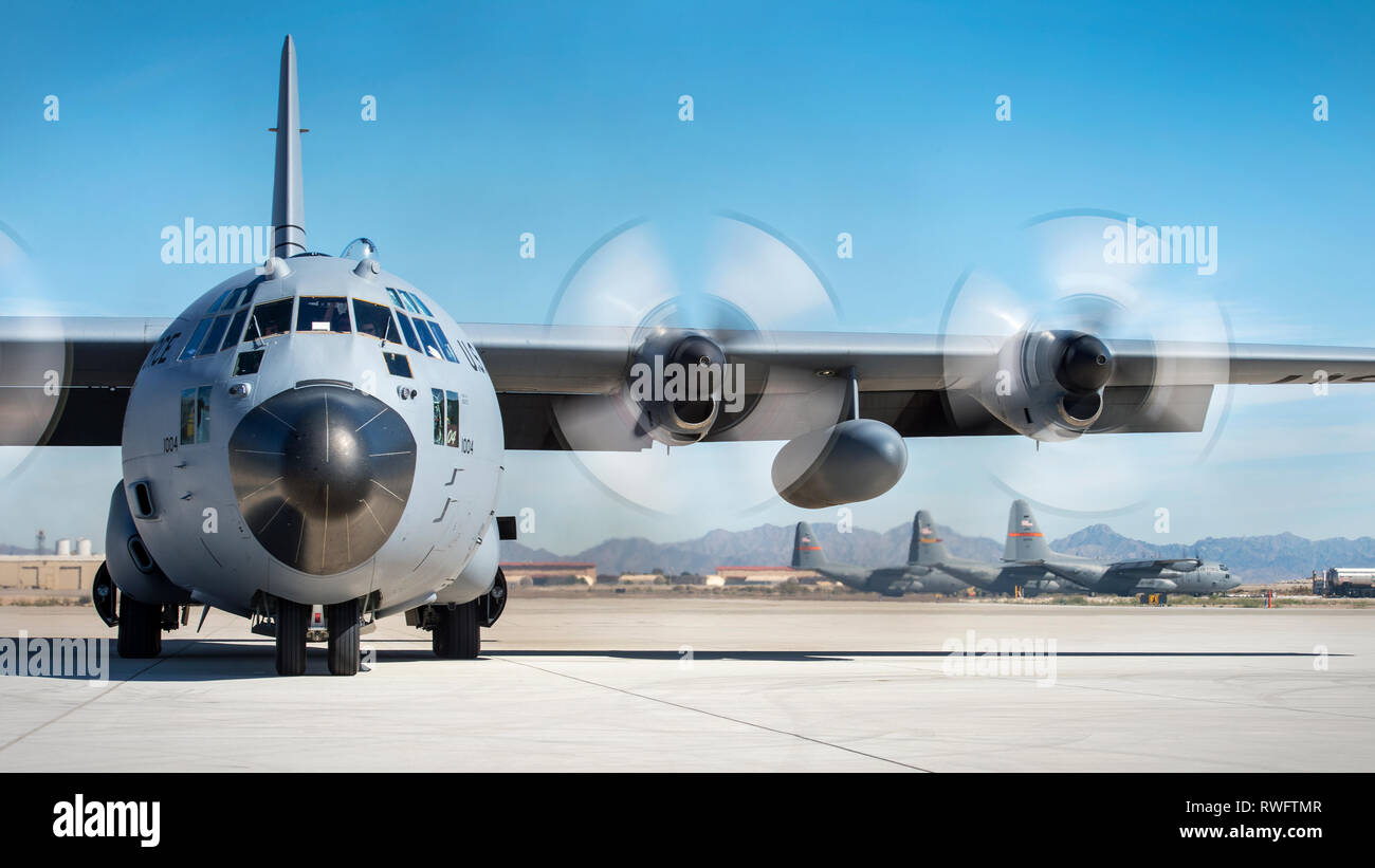 133 airlift wing hi-res stock photography and images - Alamy