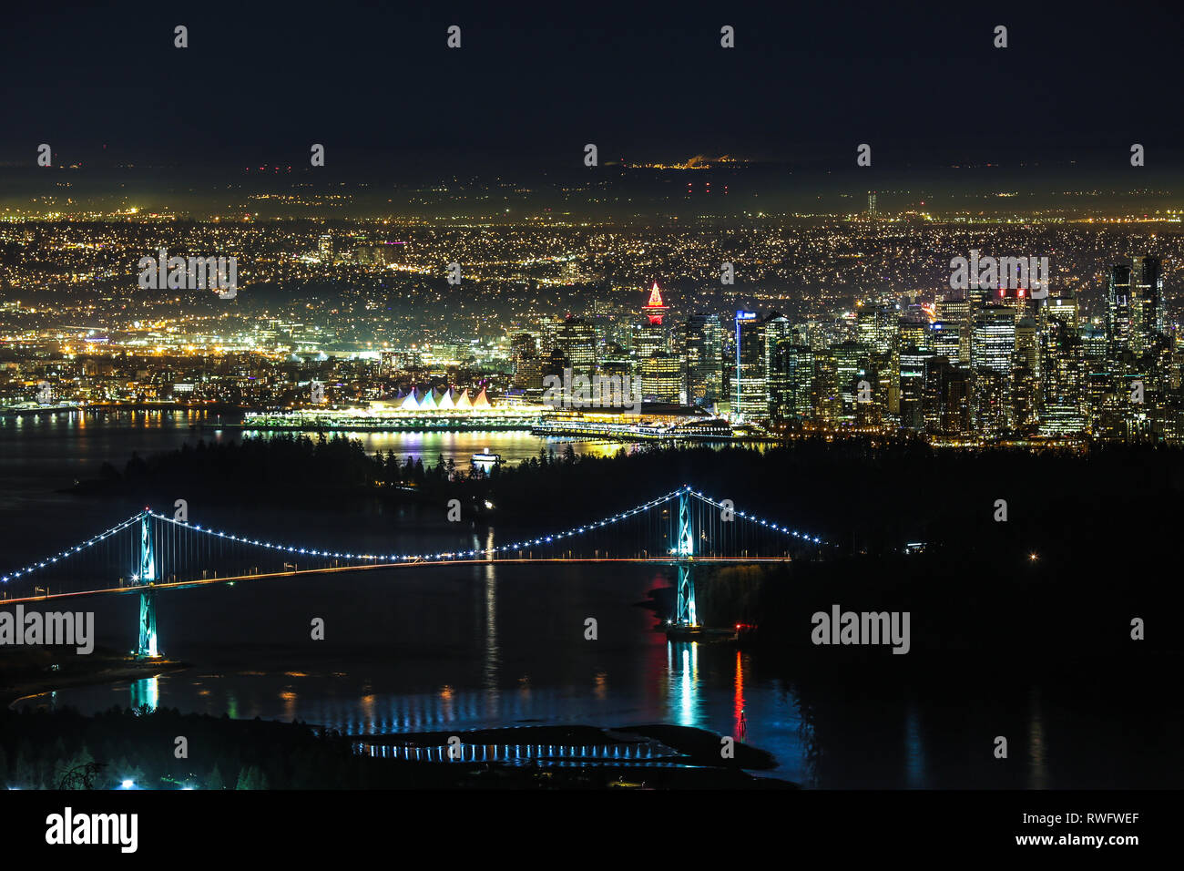 Lions Gate at night Stock Photo - Alamy