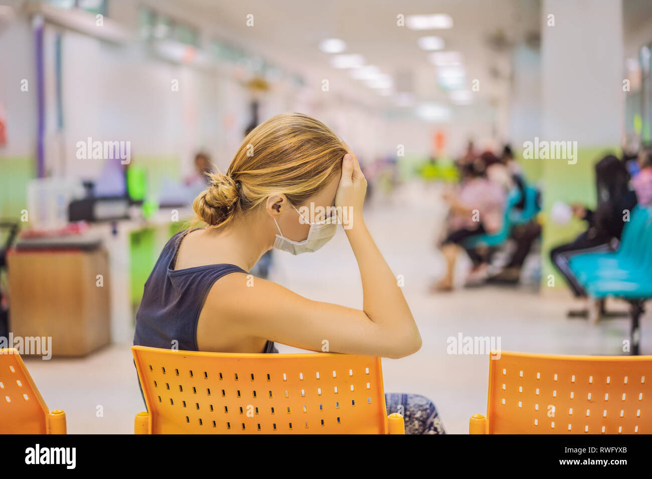 Doctors waiting room hi-res stock photography and images - Alamy