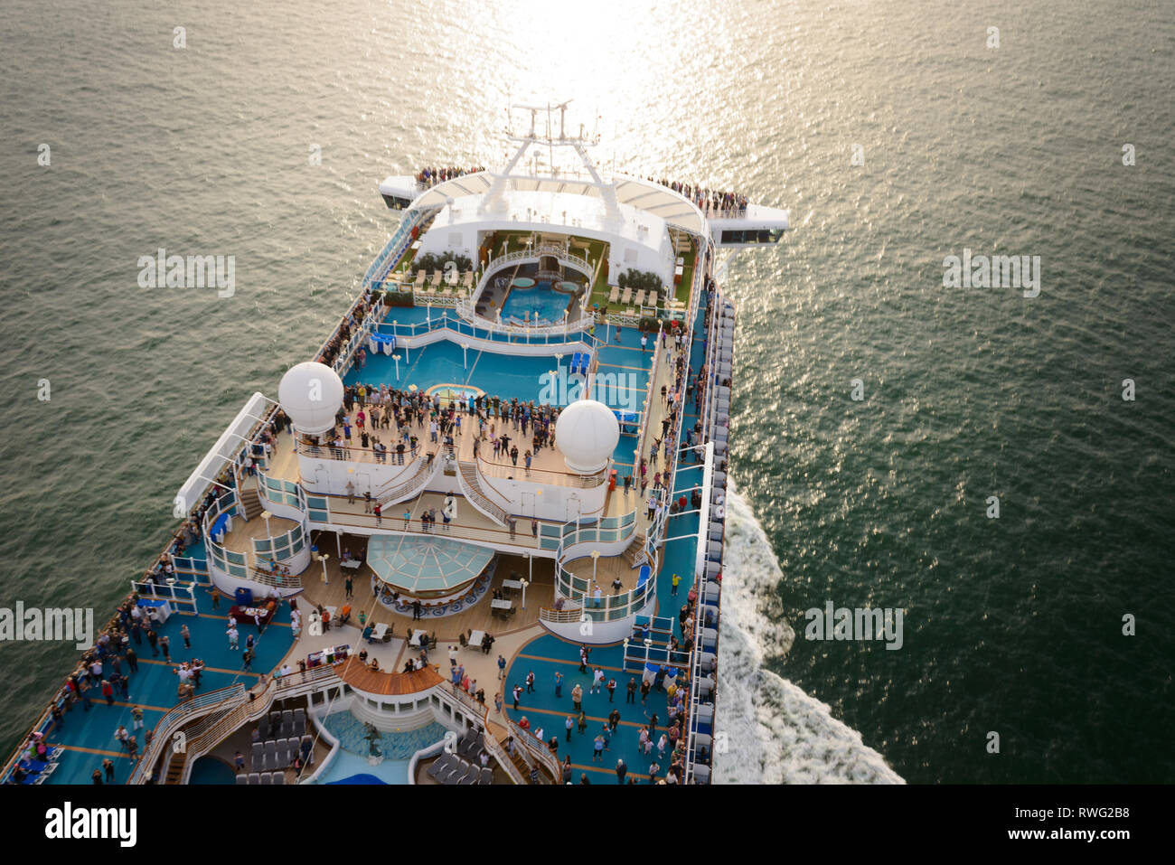 Overhead view stern cruise hi-res stock photography and images - Alamy