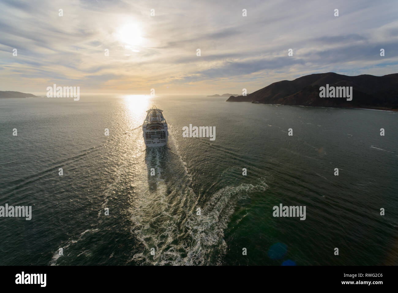 Cruise ship wake overhead hi-res stock photography and images - Alamy