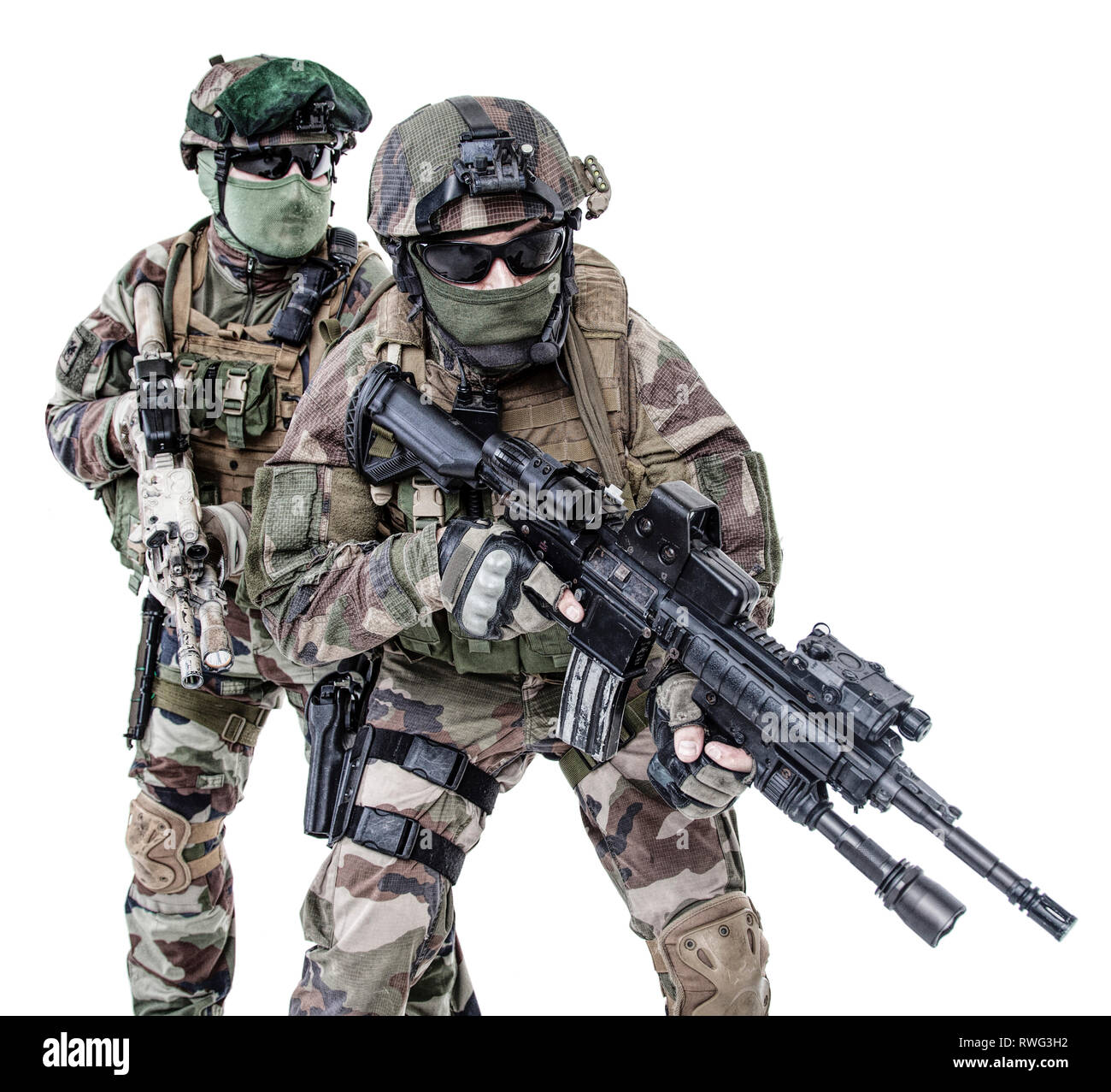 French paratroopers with weapons Stock Photo - Alamy