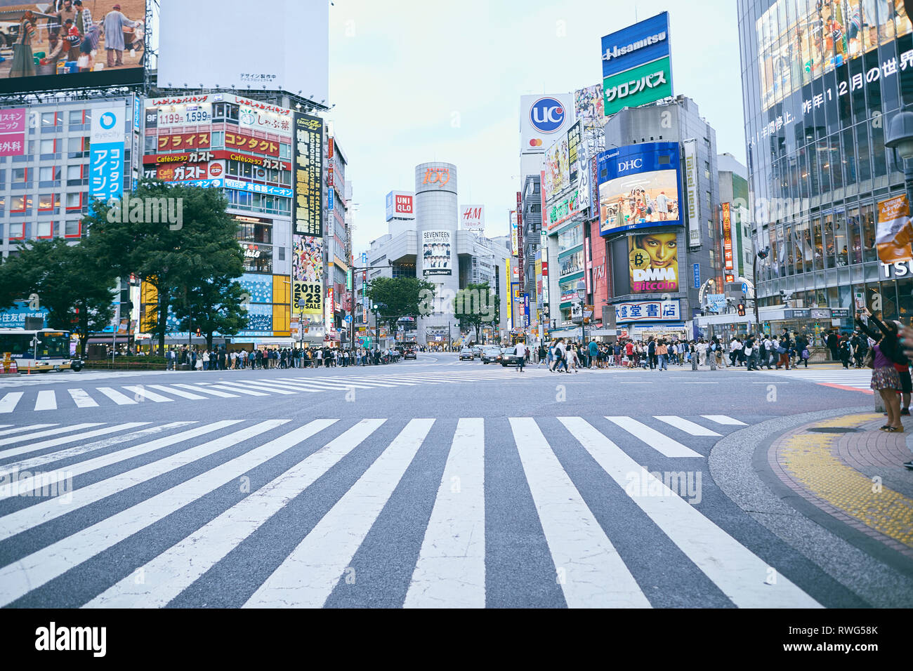 Japan school crossing sign hi-res stock photography and images - Alamy