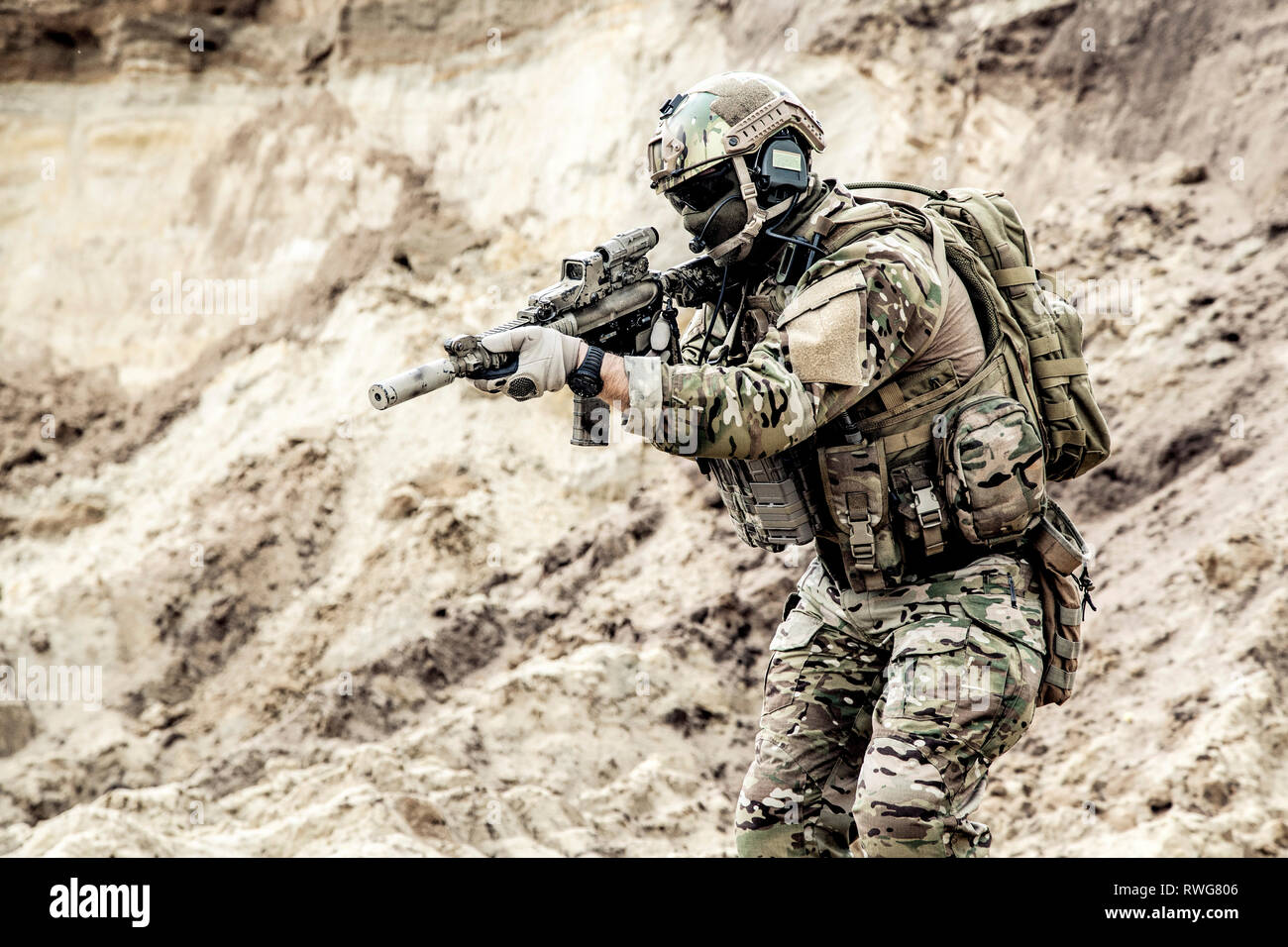 Soldier Camouflage Hidden High Resolution Stock Photography and Images ...