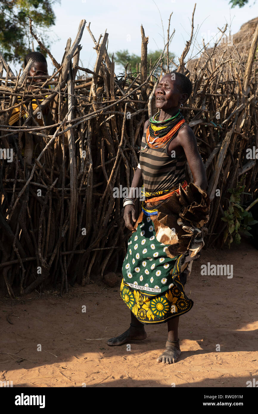 African village people dancing hi-res stock photography and images - Alamy
