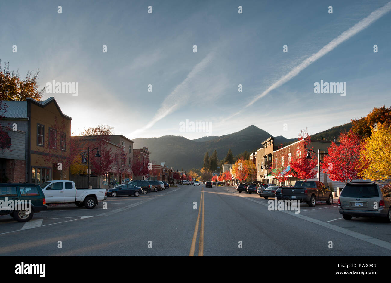 Main street fall trees hi-res stock photography and images - Alamy