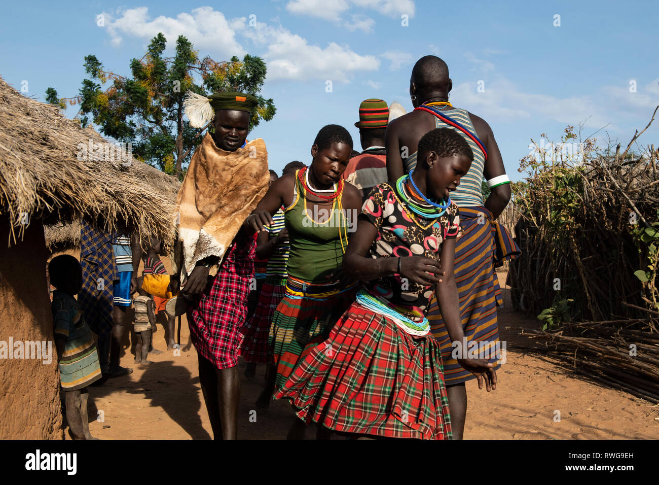 Traditional ugandan dancing hi-res stock photography and images - Alamy