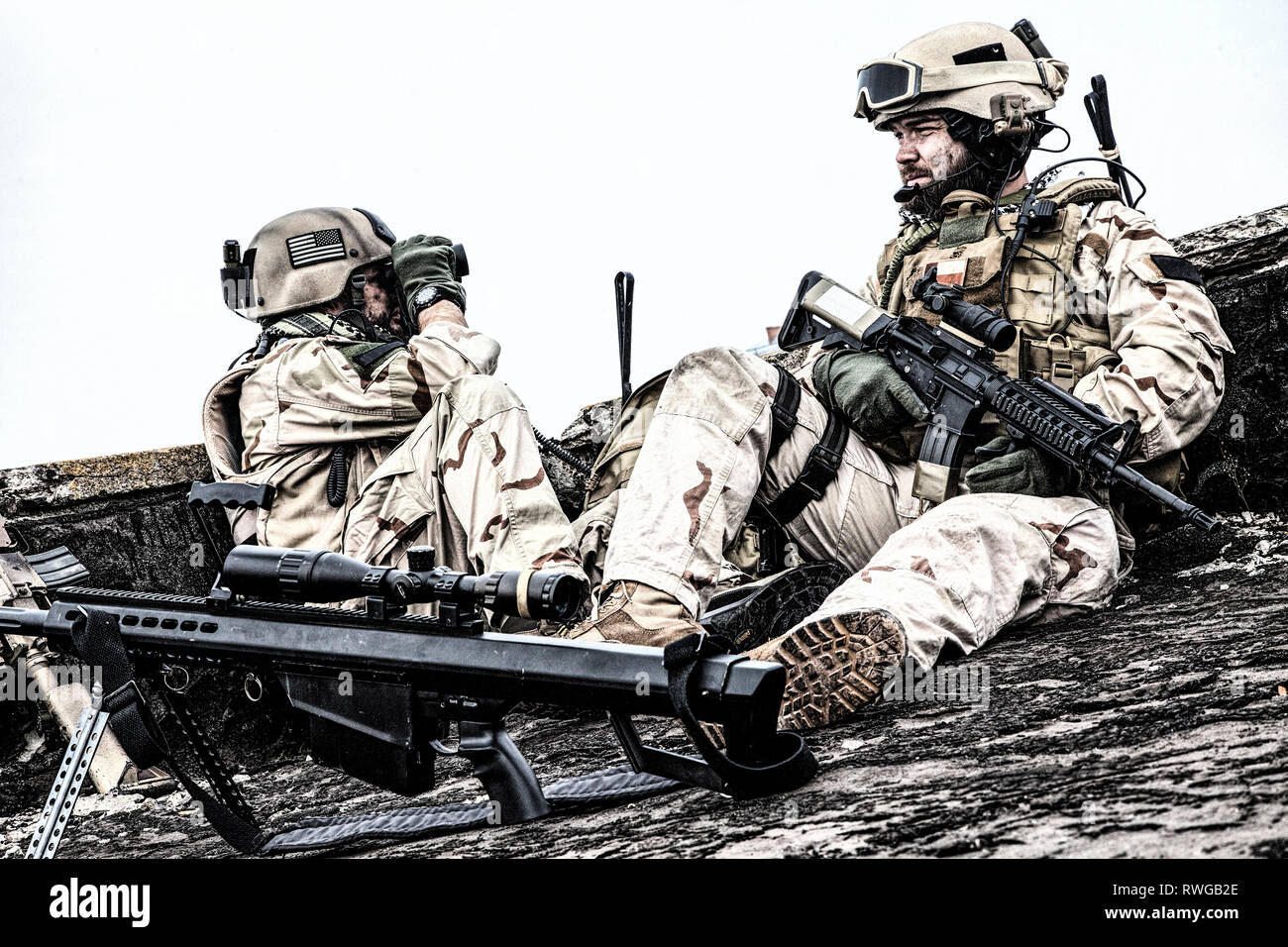 American soldiers on lookout hi-res stock photography and images - Alamy