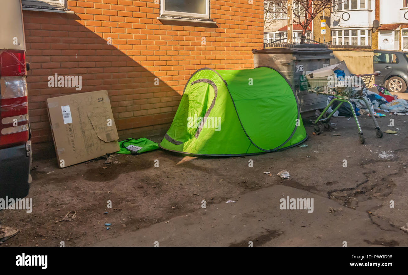 Alley homeless hi-res stock photography and images - Alamy