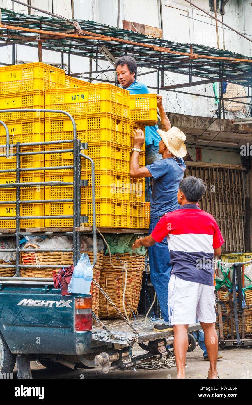 Loading crates truck hi-res stock photography and images - Alamy