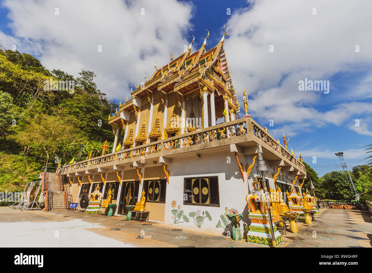 Wat Khao Rang Samakkhitham Buddhist Templ Stock Photo - Alamy
