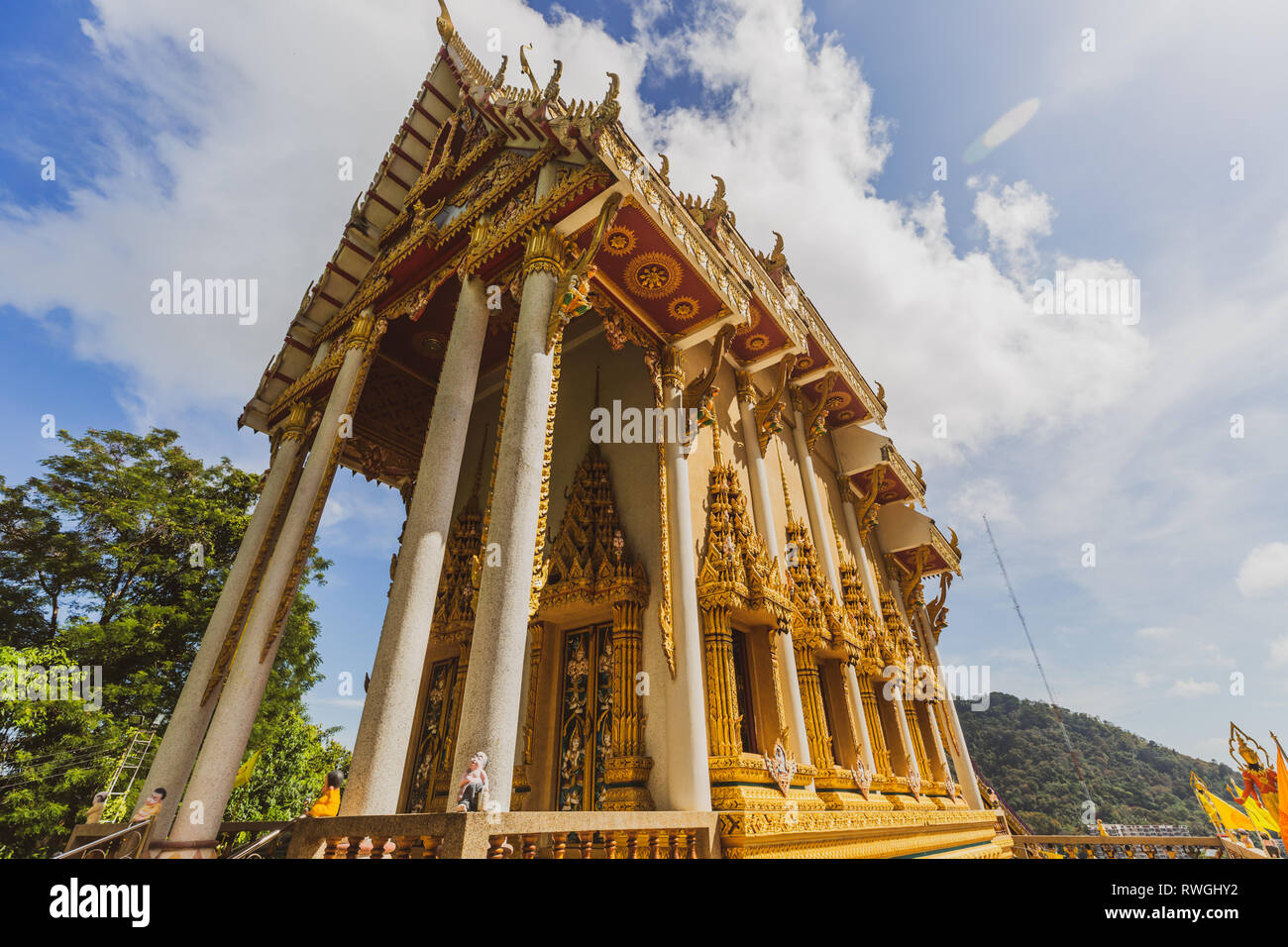 Wat Khao Rang Samakkhitham Buddhist Templ Stock Photo - Alamy