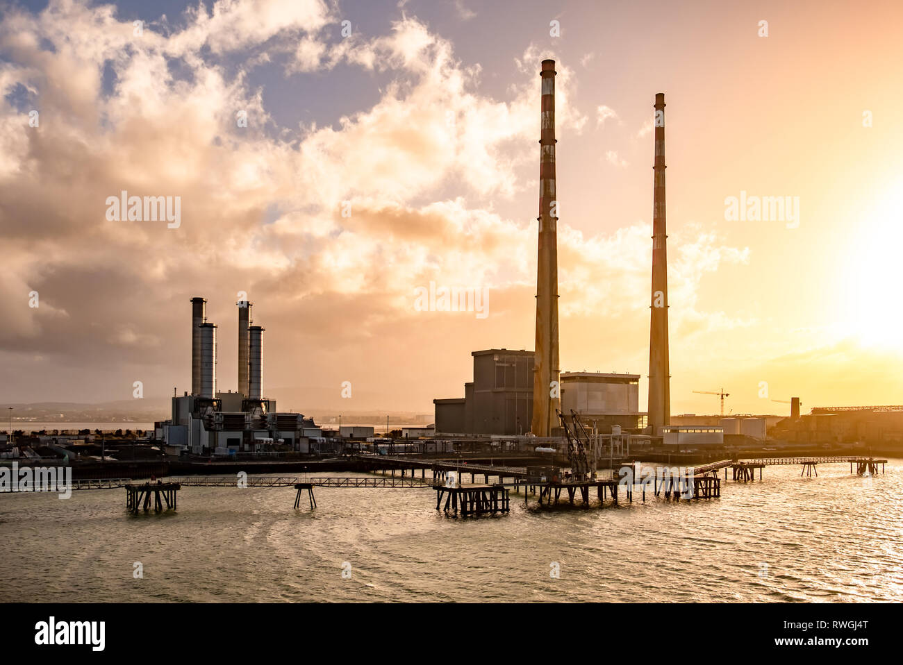 Poolbeg waste to energy plant hi-res stock photography and images - Alamy