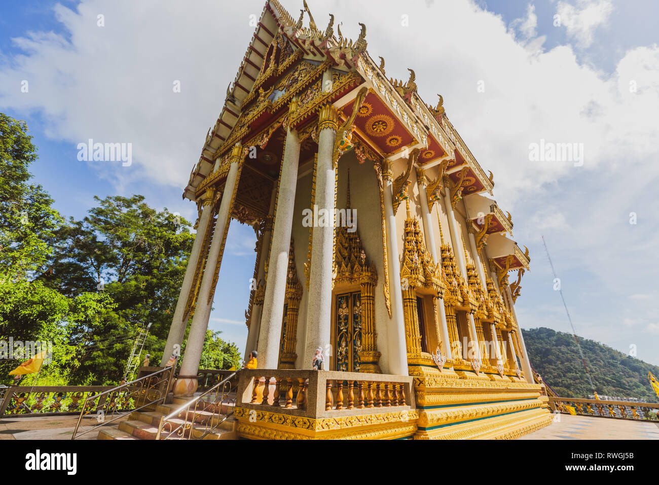 Wat Khao Rang Samakkhitham Buddhist Templ Stock Photo - Alamy