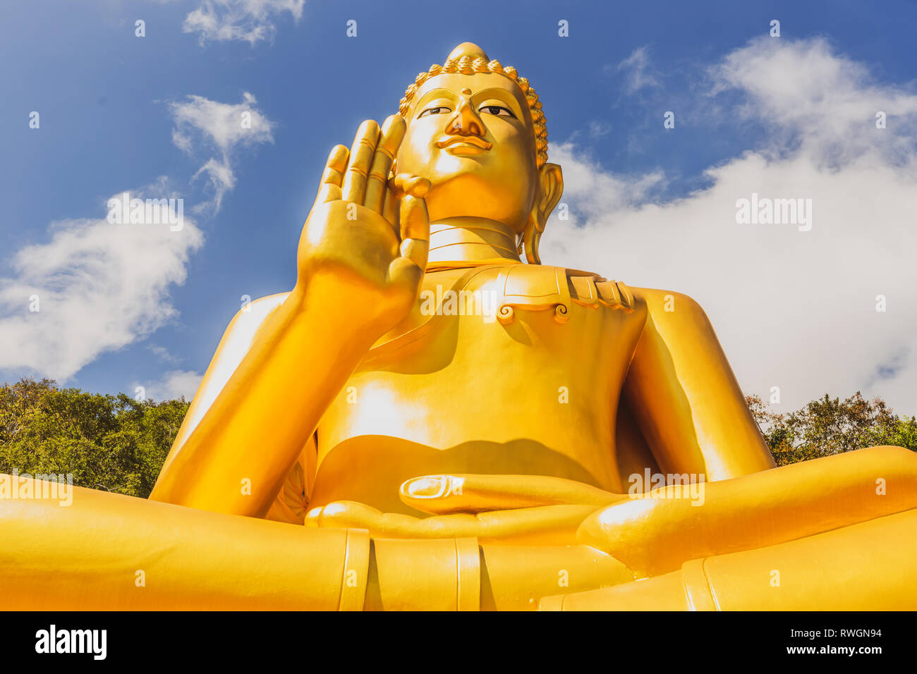 Wat Khao Rang Samakkhitham Buddhist Templ Stock Photo - Alamy