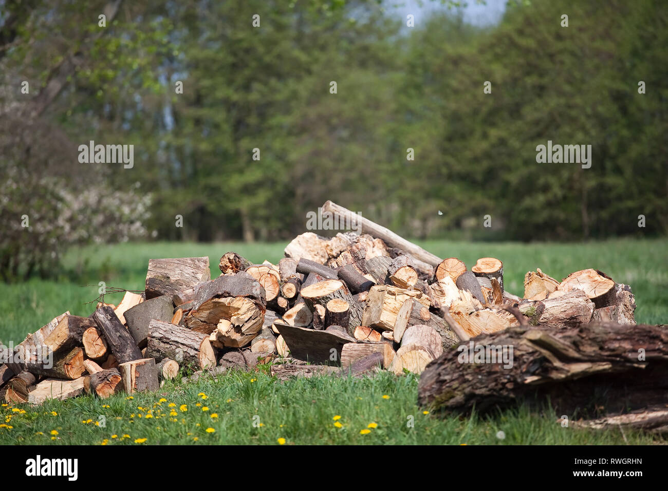 Wood chock hi-res stock photography and images - Alamy