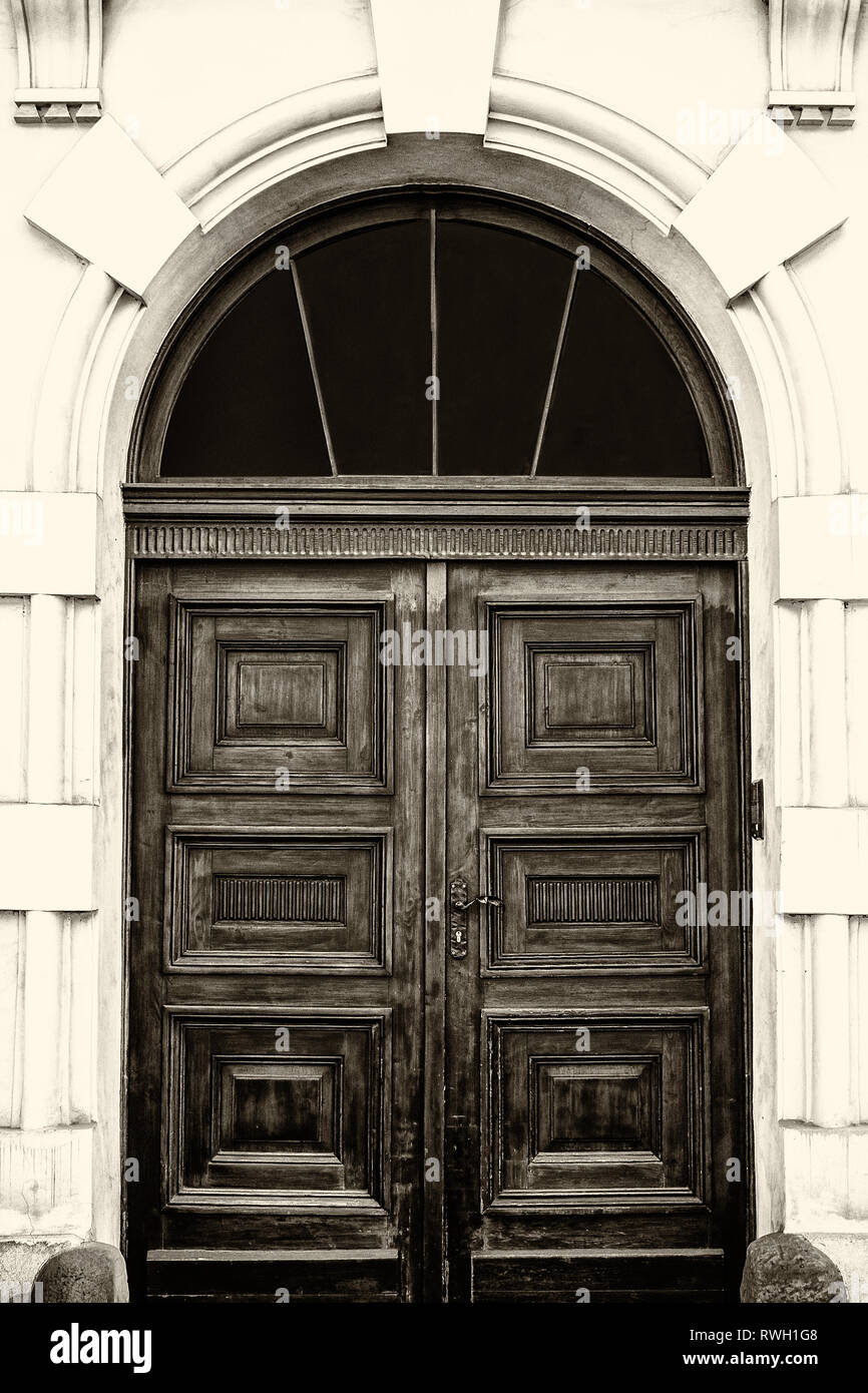 Baroque front gate entrance hi-res stock photography and images - Alamy