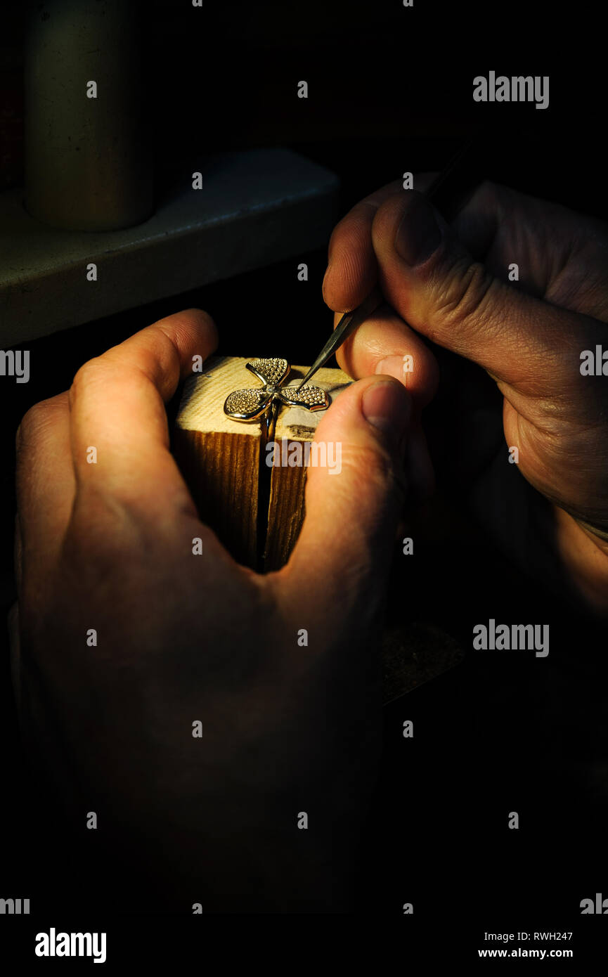 Sapphires silver stone hi-res stock photography and images - Alamy