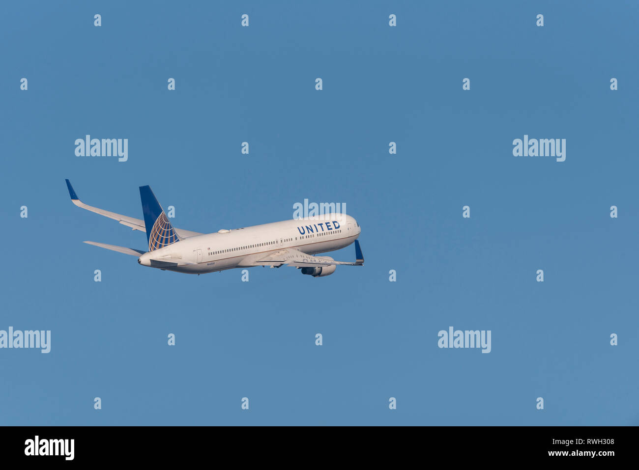 United Airlines Boeing 767 jet plane airliner N642UA taking off from ...